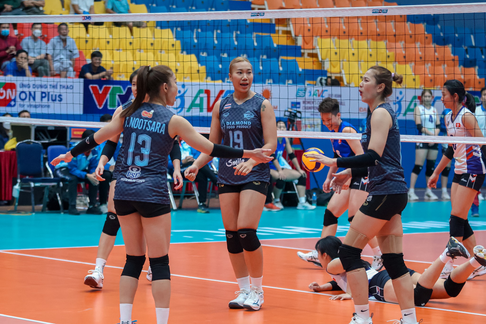 ALTAY, DIAMOND FOOD CAPTURE LOPSIDED VICTORIES AND KING WHALE STUN ...